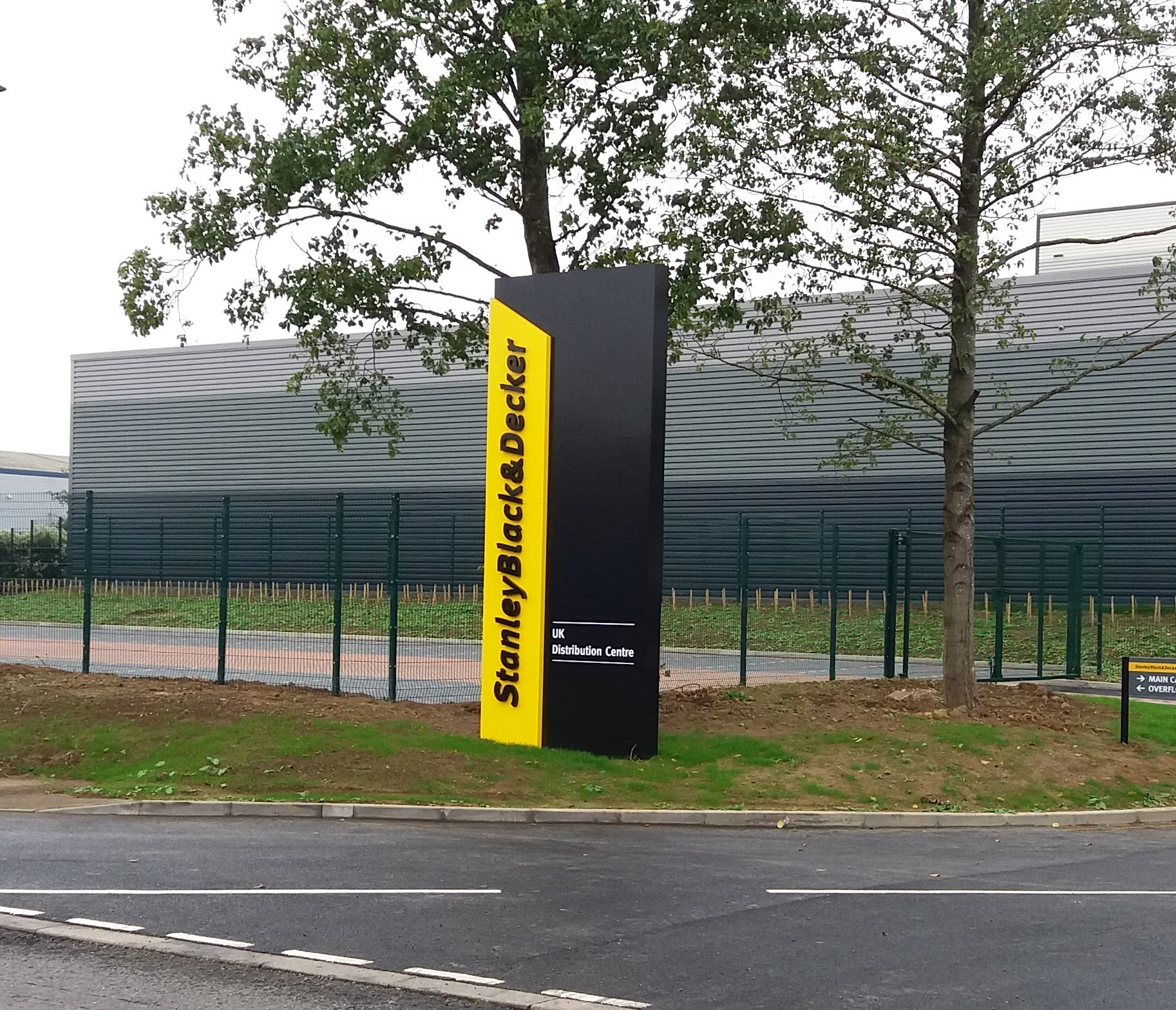 Freestanding signage | Freestanding sign design, manufacture & instillation